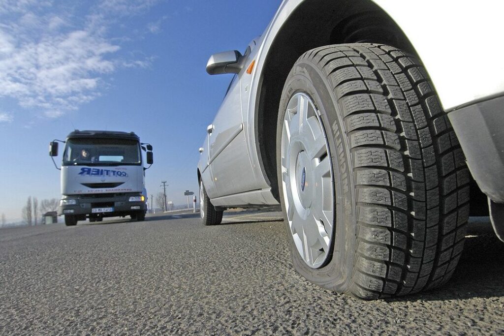 ¿Con qué llanta desinflada se puede conducir? | 2025 ️